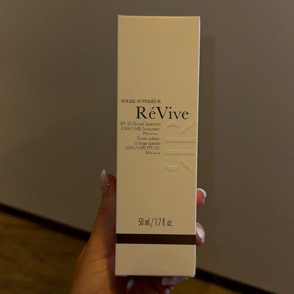 RéVive | Skincare | New Rvive Spf 5 Broad Spectrum Sunscreen | Poshmark